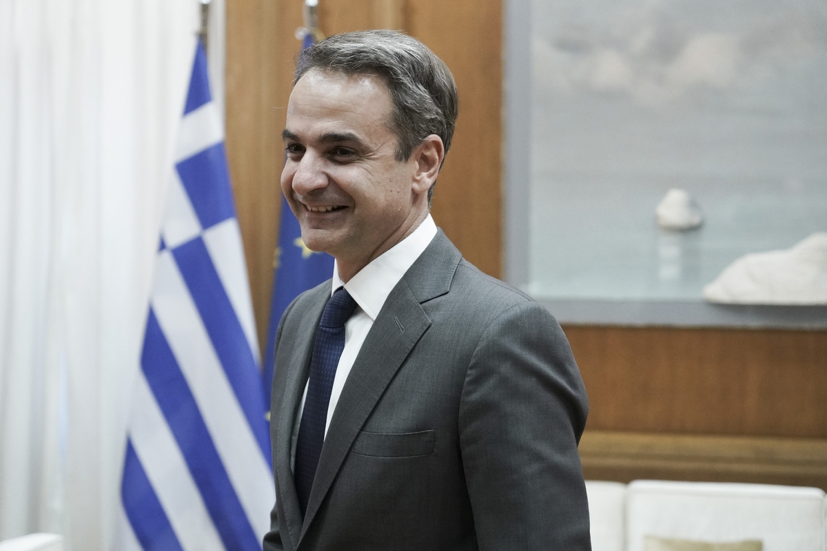 Nα πάτε διακοπές στο Καστελόριζο. Εγώ θα πάω στη Χάλκη στις 6 Αυγούστου ...