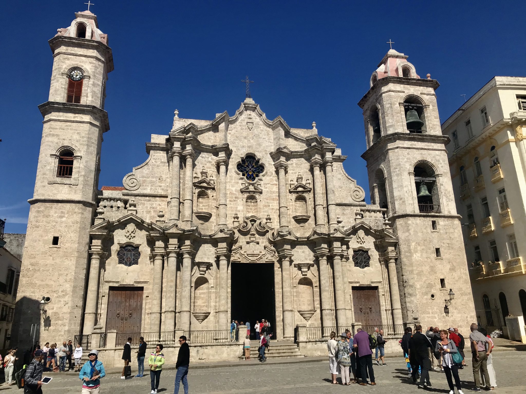 Havana_Cathedral,_Cuba - Κουρδιστό Πορτοκάλι