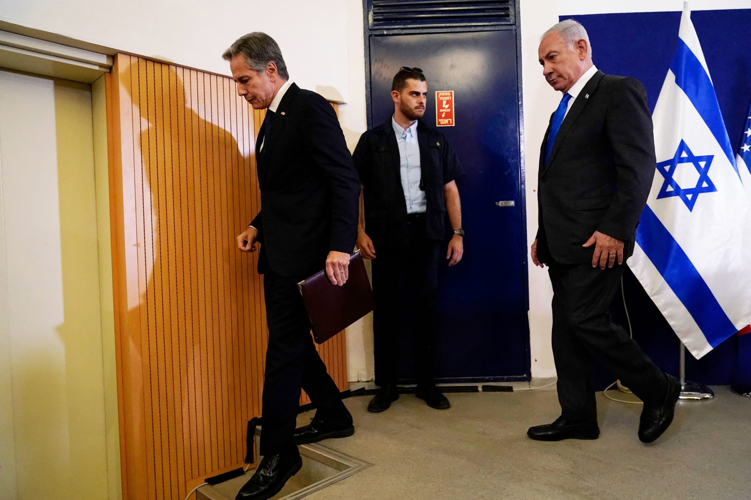 O Blinken ζητά από τους γονείς των σφαγιασθέντων, τεμαχισμένων και ...
