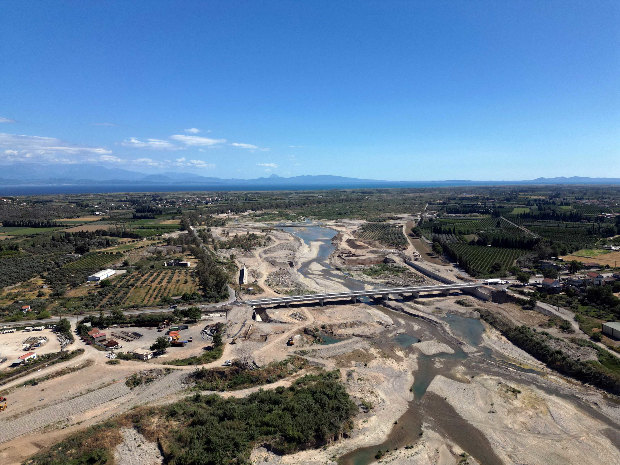 ΤΕΡΝΑ> Παραδόθηκε στην κυκλοφορία η νέα Γέφυρα Ευήνου - Κουρδιστό Πορτοκάλι