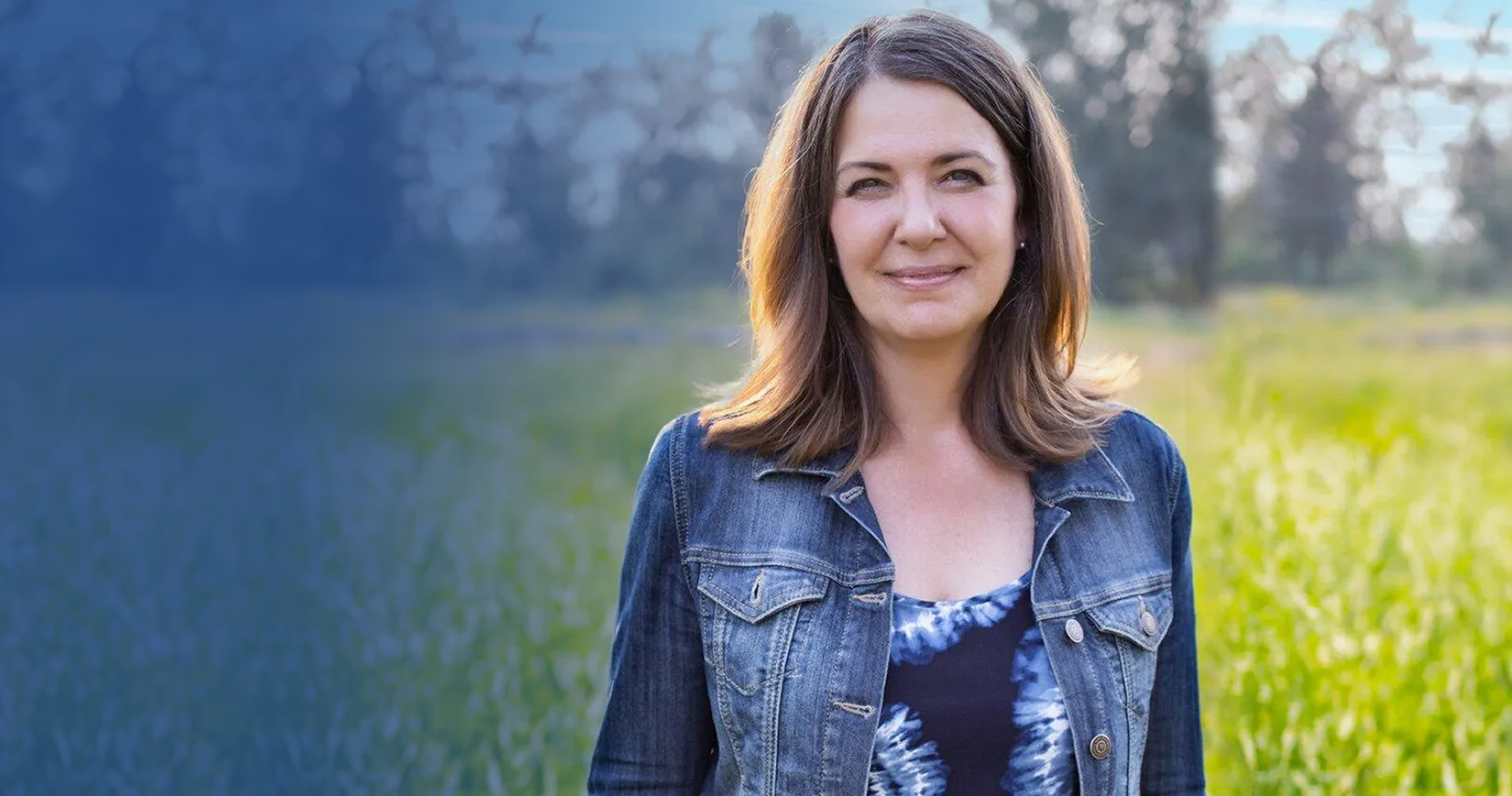Danielle Smith> Η πρωθυπουργός της Alberta του Καναδά επιχειρεί ...