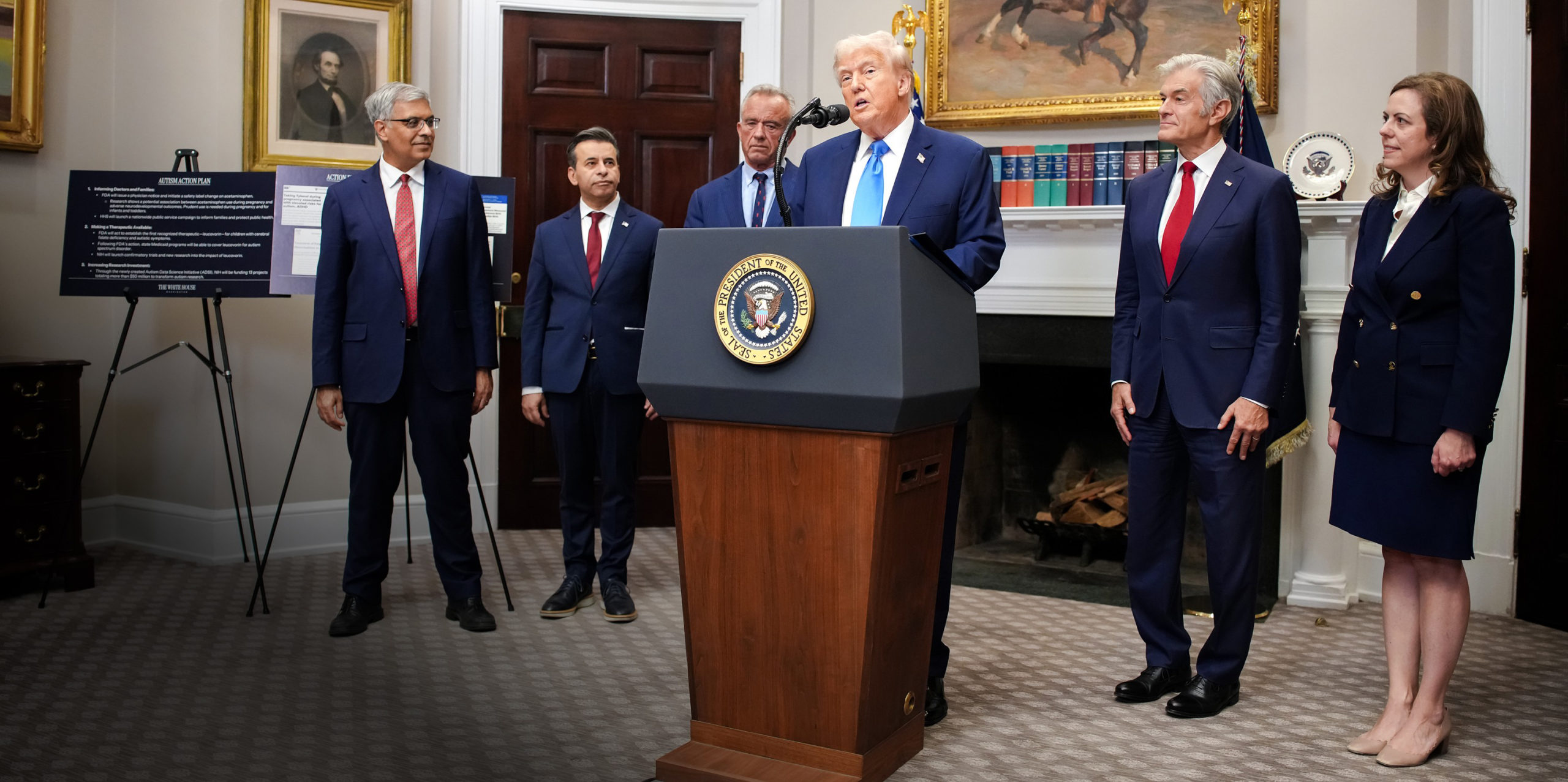 Donald Trump, RFK Jr. και αξιωματούχοι υγείας ανακοίνωσαν πιθανή ...