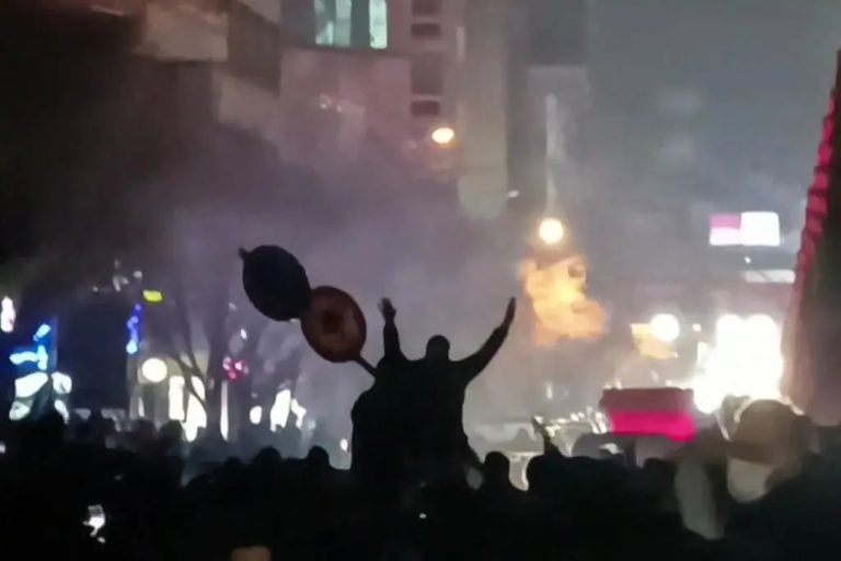 New York Times> Ο Donald Trump ενημερώνεται διαρκώς για τις επιλογές ...