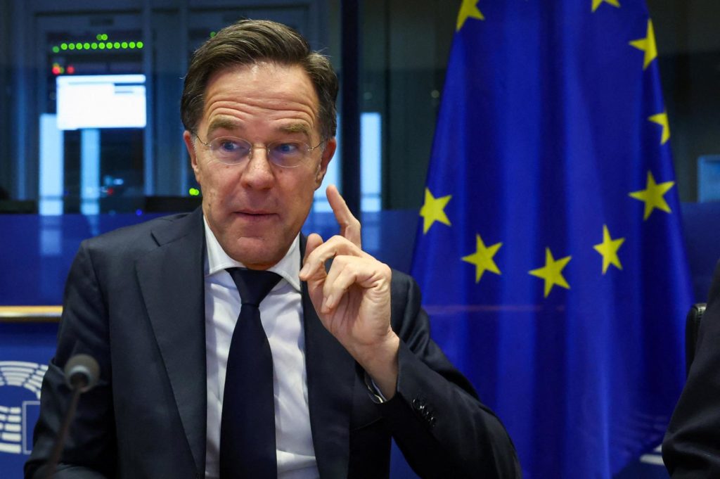 Mark Rutte> Η Ευρώπη ας συνεχίσει να ονειρεύεται ότι μπορεί να αμυνθεί ...